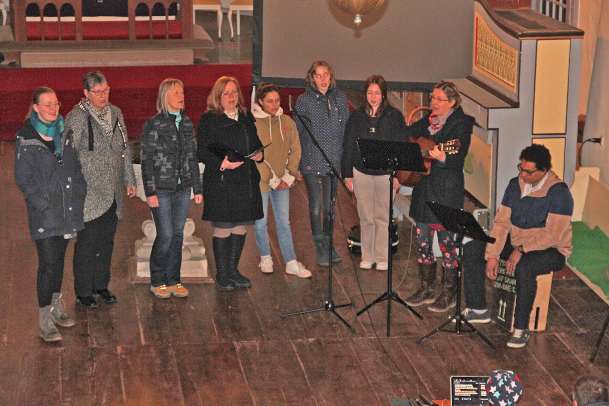 Für 13 Konfis kann das Fest kommen!: Vorstellungsgottesdienst in ...